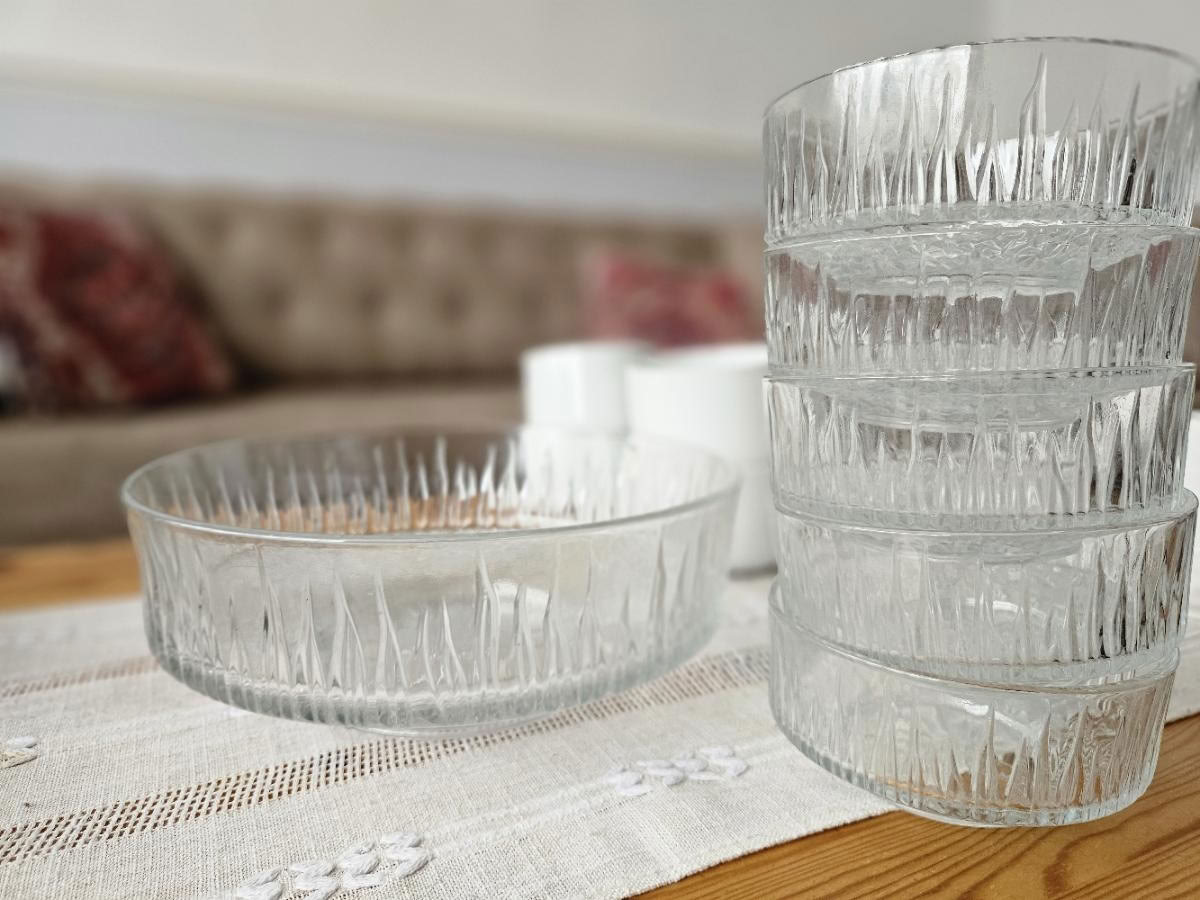 Free: 6 piece glass serving set (HA3 Harrow) - Watford Freegle