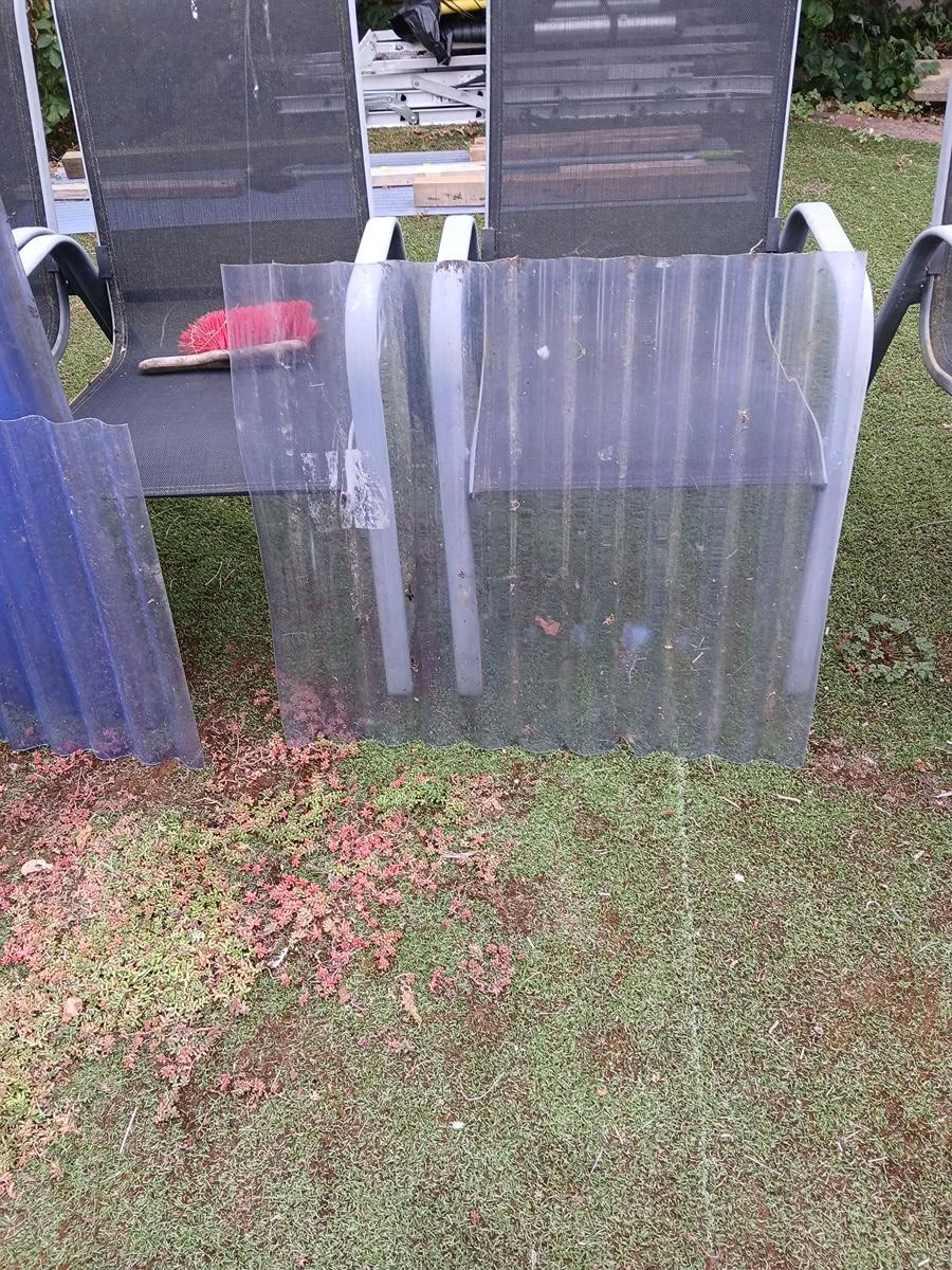 Free: Corrugated plastic sheets (Yarnfield ST15) - Stone Freegle