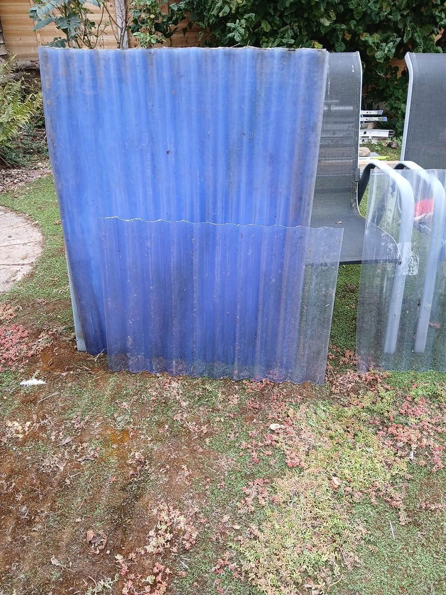 Free: Corrugated plastic sheets (Yarnfield ST15) - Stone Freegle