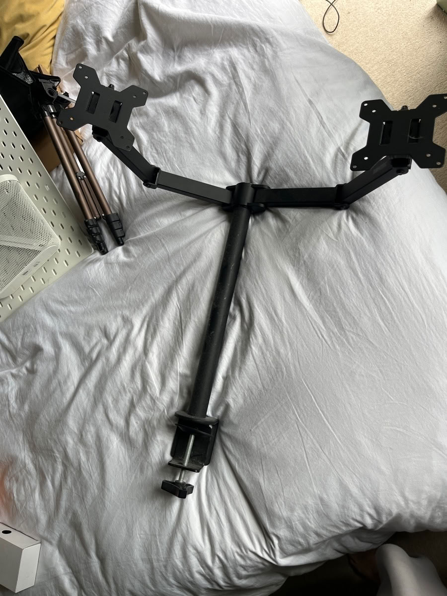 Free: Double monitor desk stand (Honor Oak)