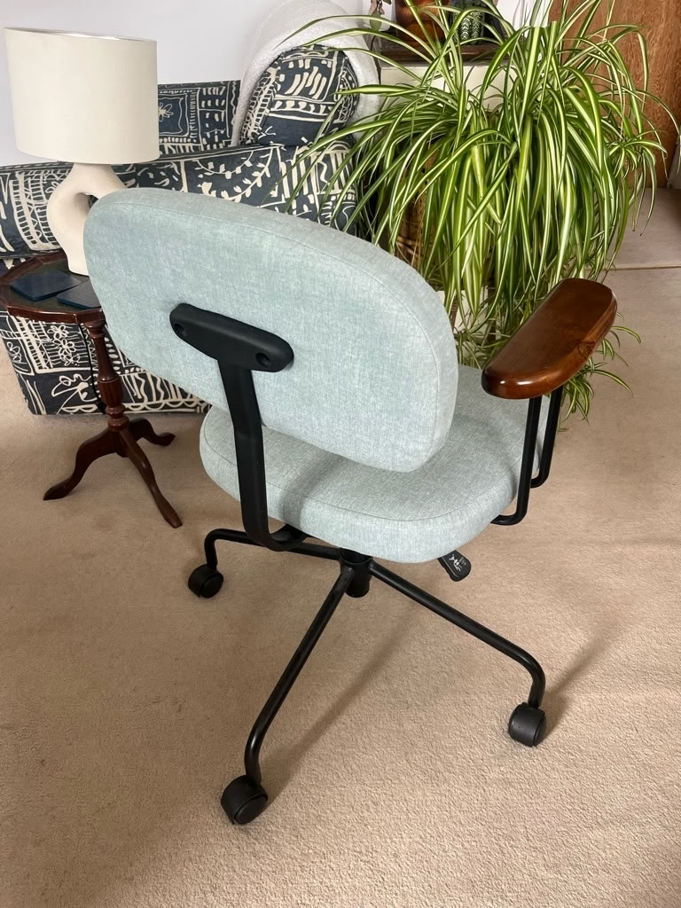 Free: Office chair (Shepherds Bush W6) - Hammersmith & Fulham Freegle