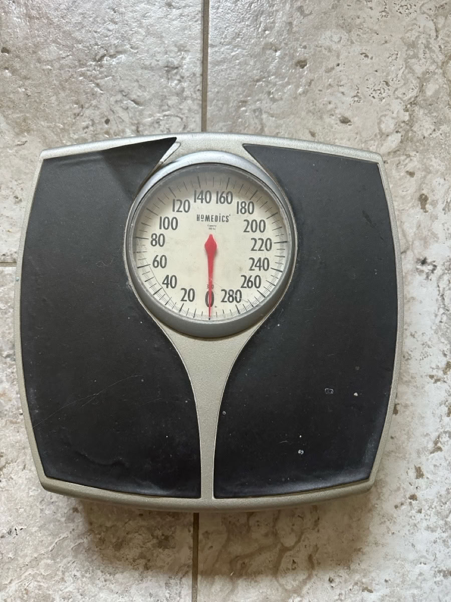 Free: HomMedics scale (Horace Mann Melrose)