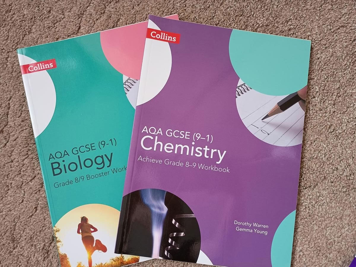 Free: GCSE AQA Science Books (DA4) - Gravesend Freegle
