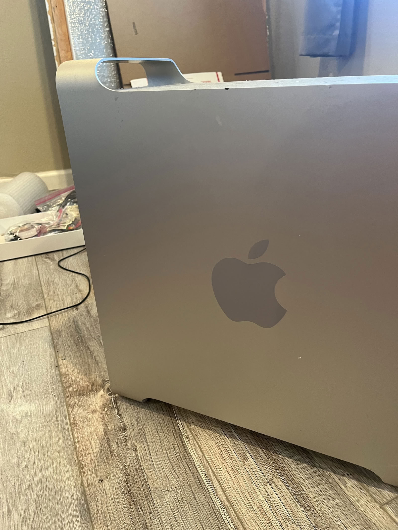 Free: Apple Mac Pro Tower (No Hard Drive) (Alameda near Fernside and high)