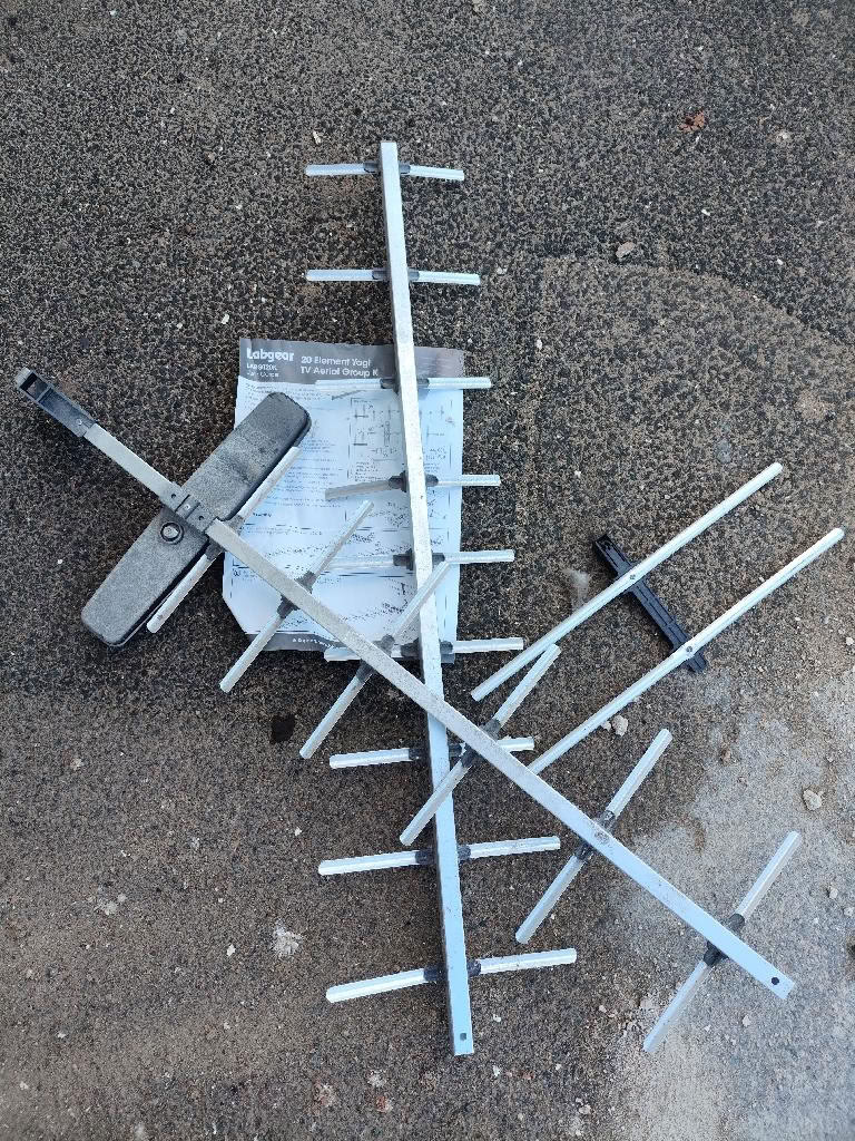 Free: Labgear TV Aerial (Nether Kellet LA6) - Carnforth Freegle