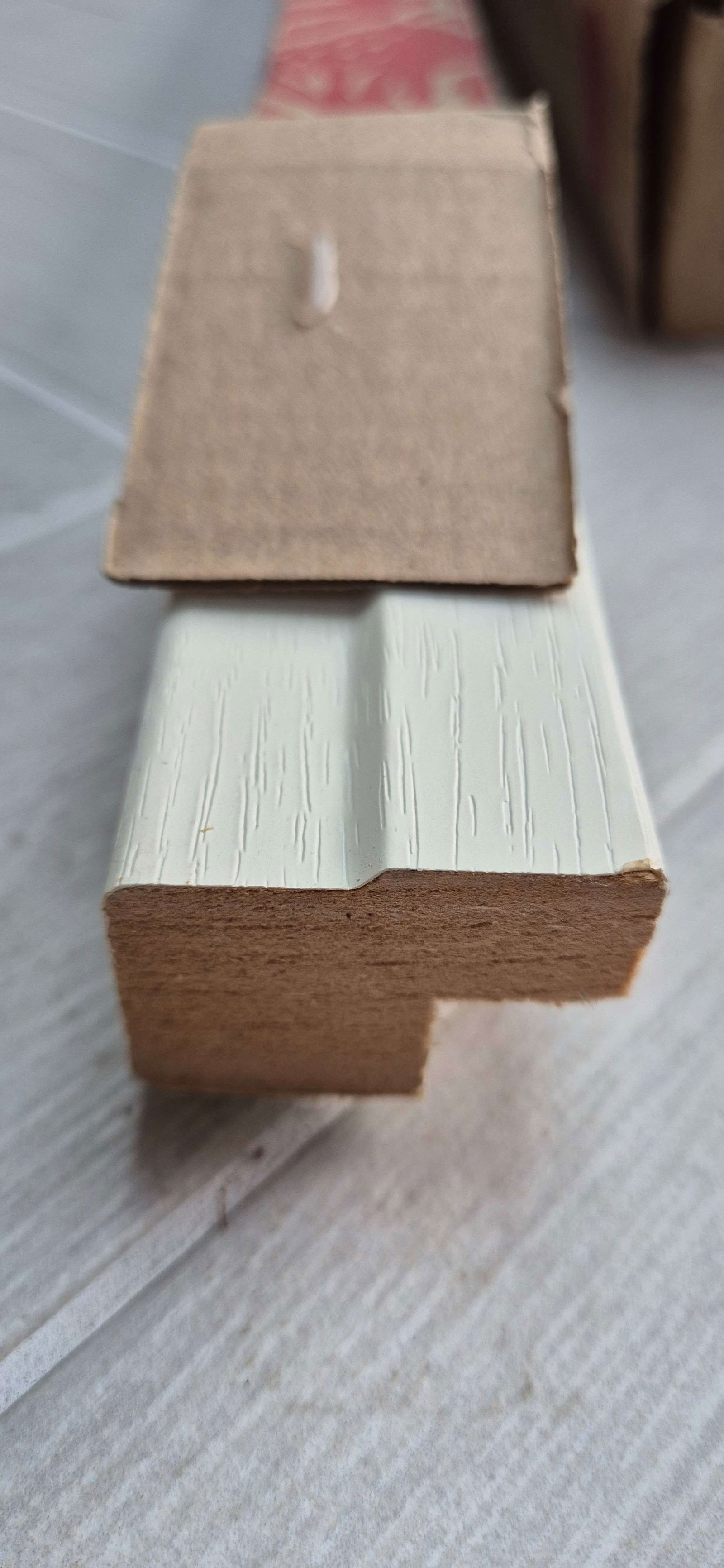 Free: 1 x length of Howdens square cornice/ pelmet for kitchen ca ...