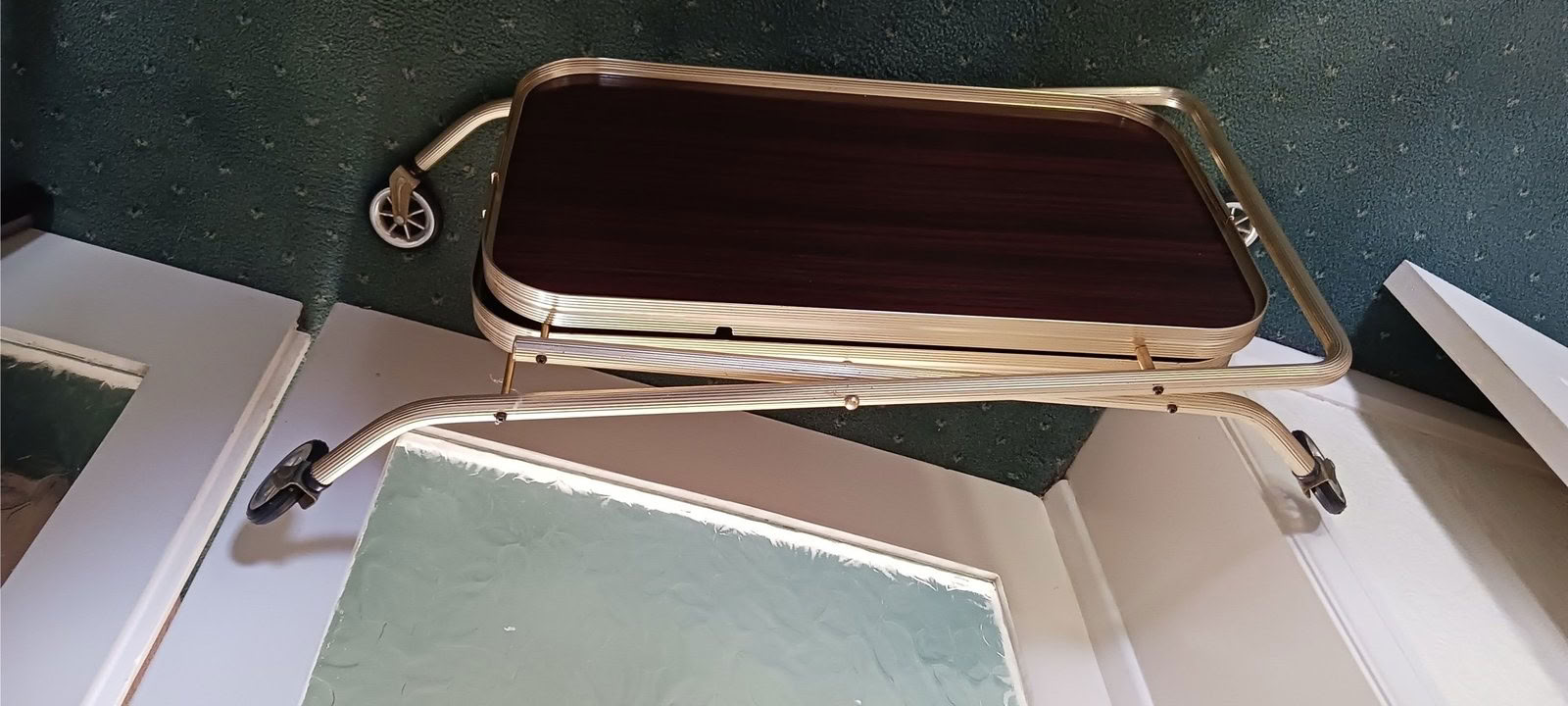 Free: Tea/cake trolley (Hucclecote GL3) - Gloucester Freegle