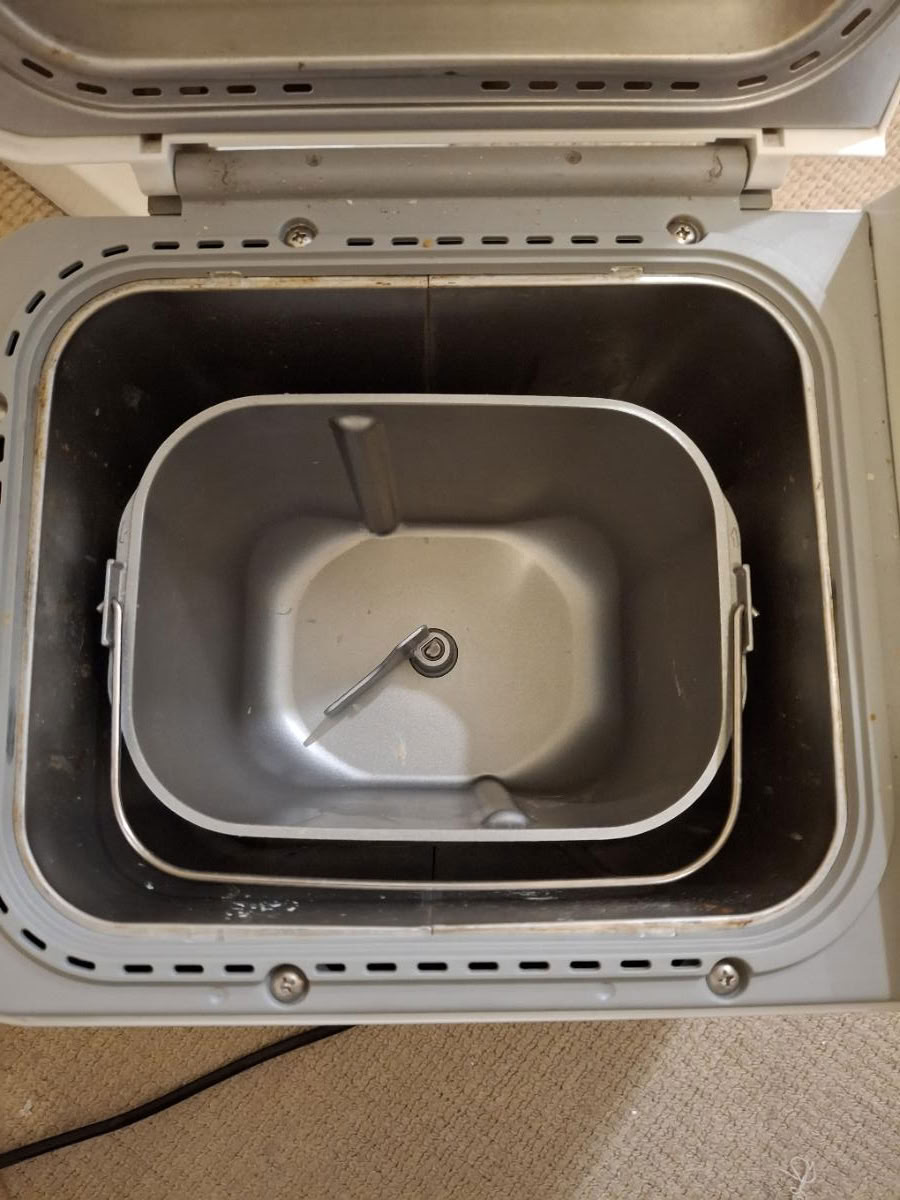Free: Panasonic bread maker (CR0) - Croydon Freegle