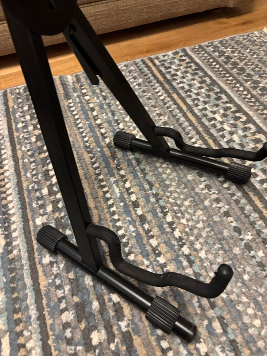 Free: Kinsman guitar stand (SG5 Hitchin) - Letchworth, Hitchin ...
