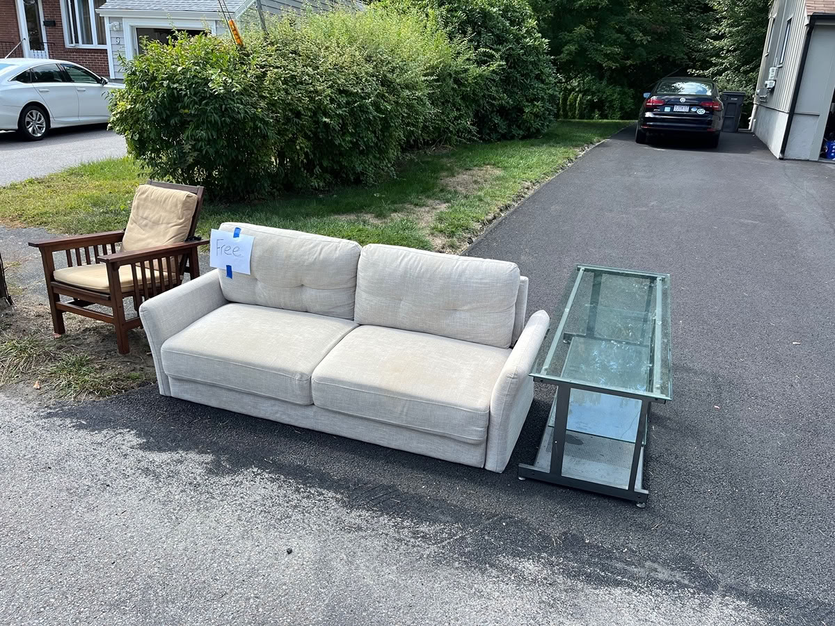 Free: Couch, mission chair, tv table (7 Clearview, Framingham)