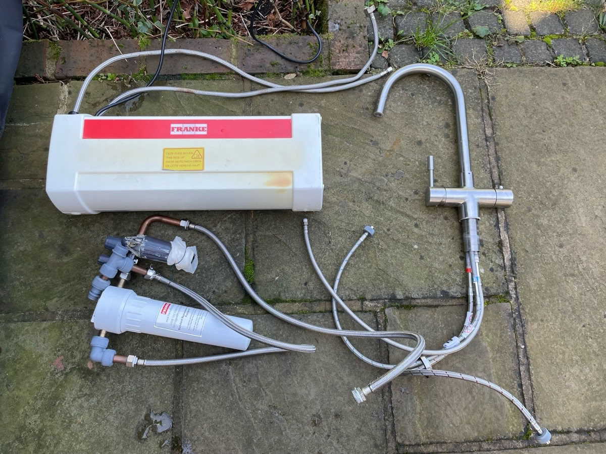 Free: Franke Minerva boiling tap and tank (Muswell Hill, London N10)