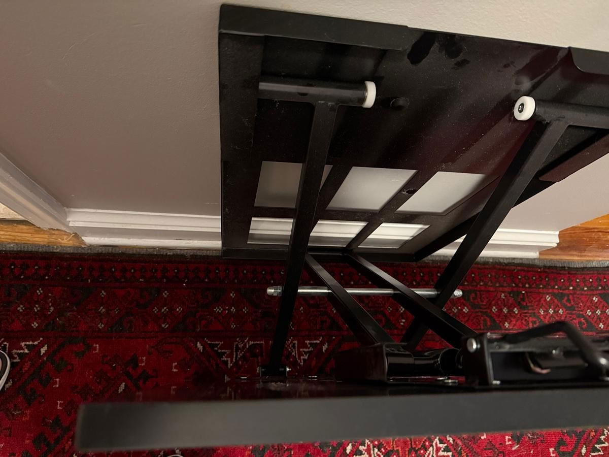 Free: Table top stand up desk (Capitol Hill 20003)