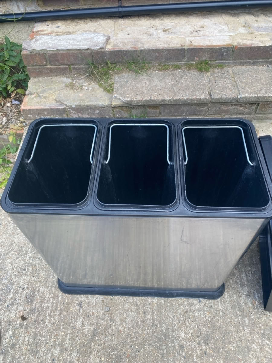 Free: Rubbish and recycling bin (Chislehurst) - Lewisham Freegle