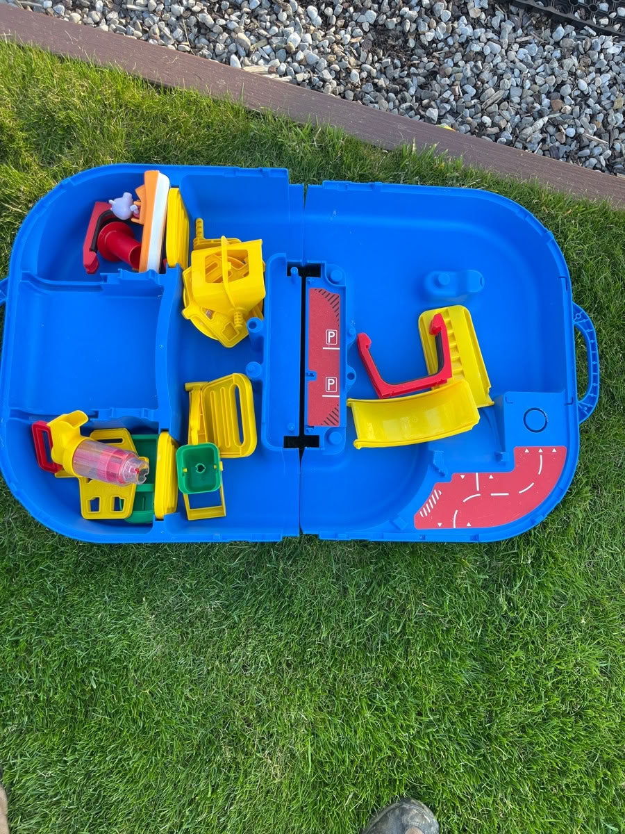 Free: Kids Water Play set (Dublin 24)