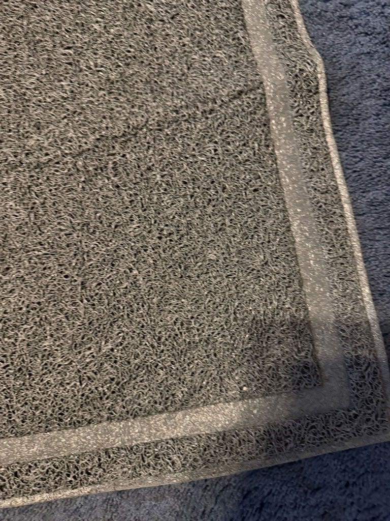 Free: Litter tray mat (Finsbury Park N4) - Islington East Freegle