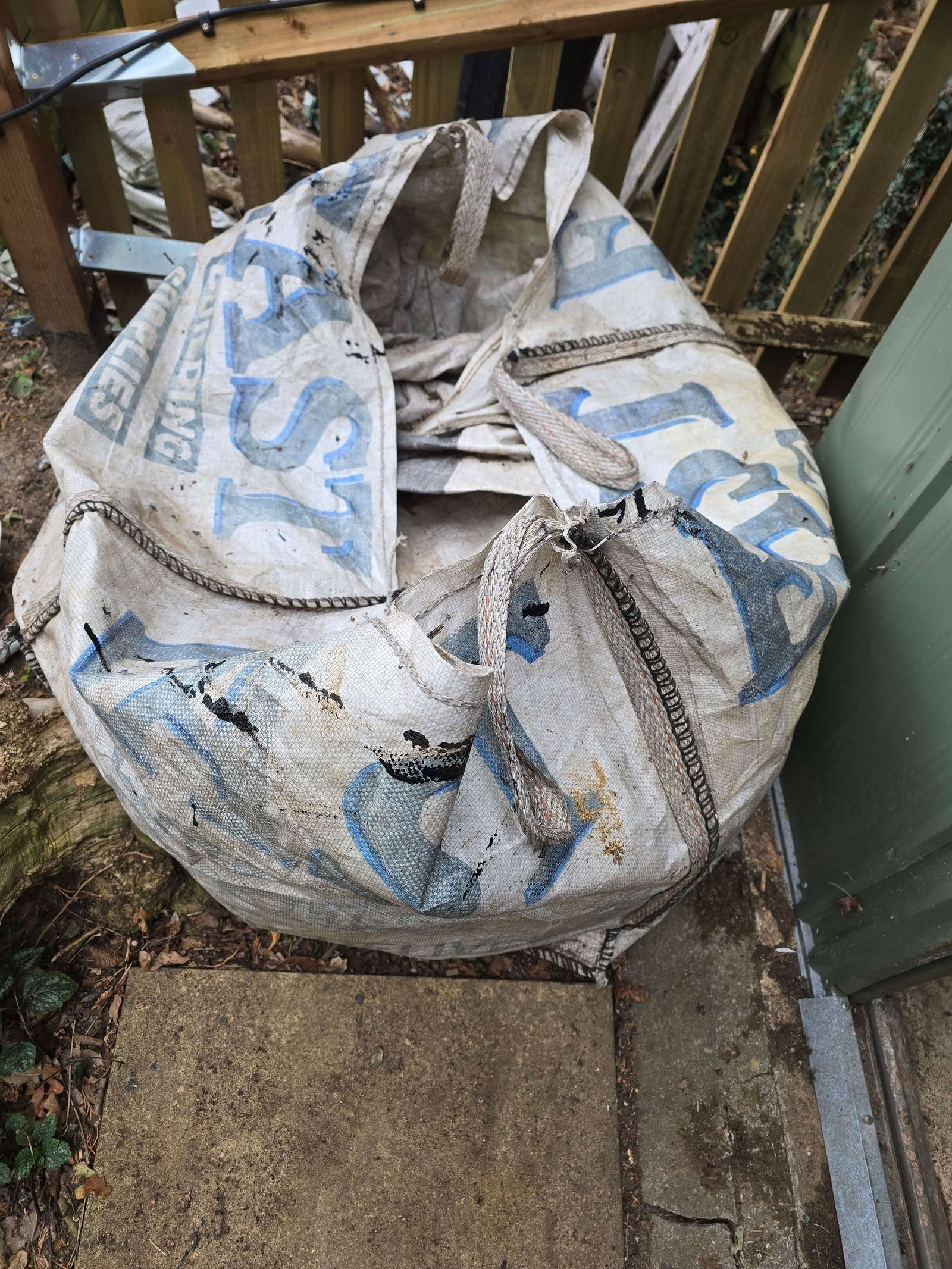 Free: Builders bags (Bray SL6) - Windsor & Maidenhead Freegle