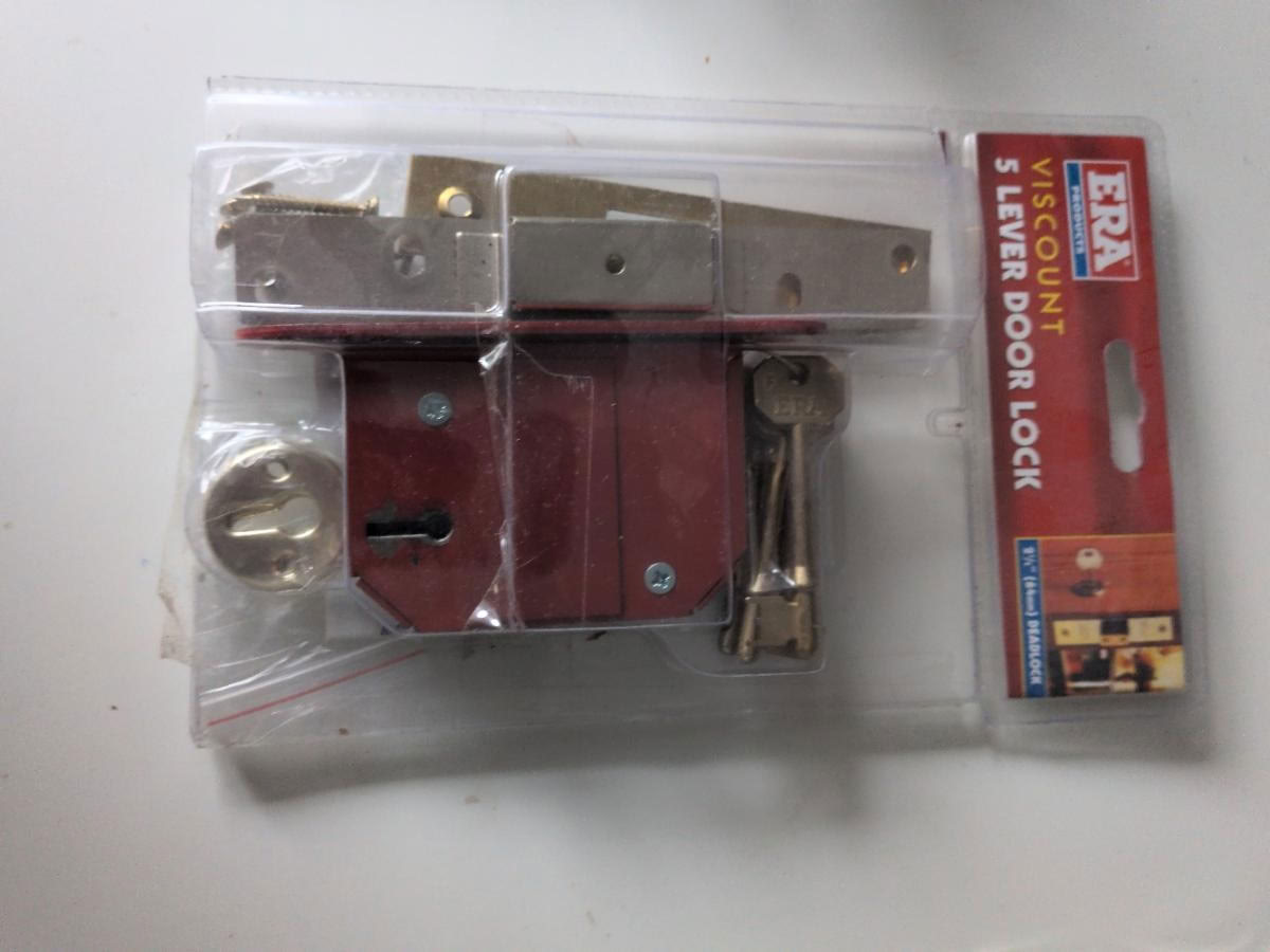 Free: Various door locks and handles (RG4) - Reading Freegle