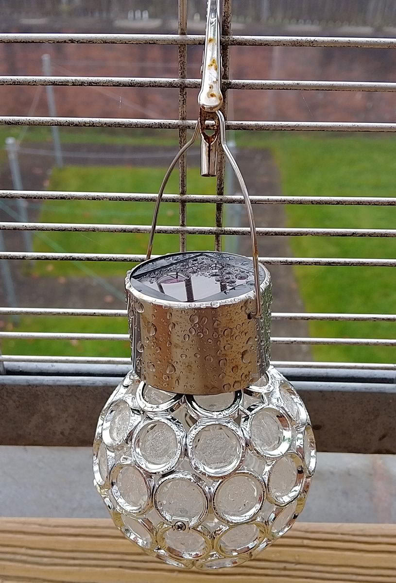 Free: 6 solar hanging lights with clips (Stirling FK8) - Stirling Freegle