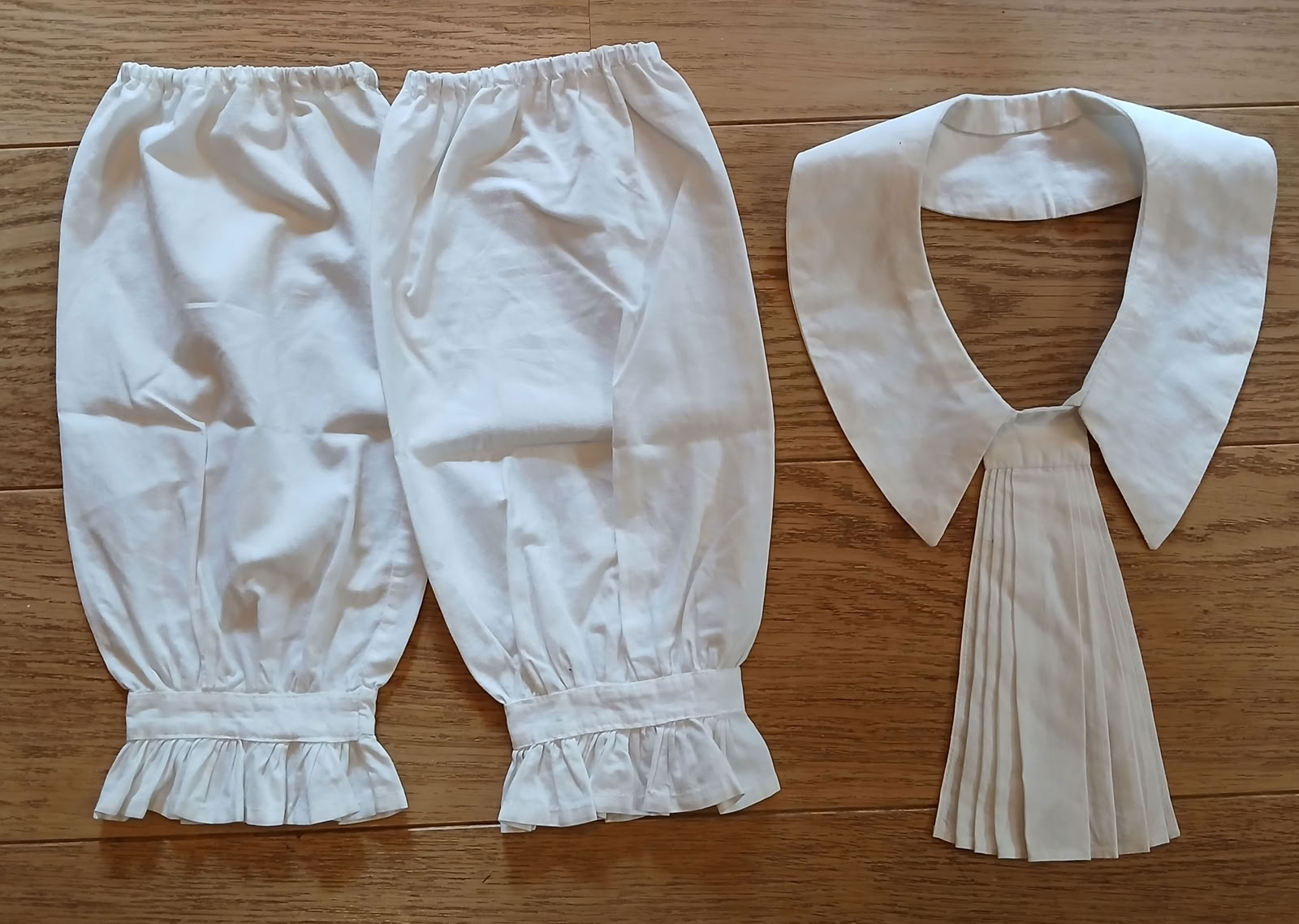 Free: Collar+cuffs for church choir gown (Maidstone town centre ME14)