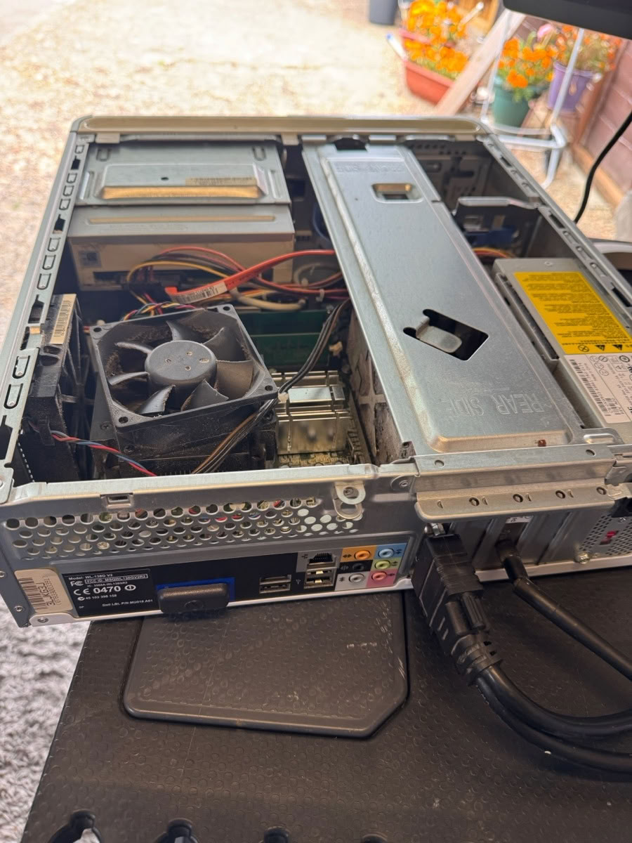 Free: Computer for parts (Croydon) - Croydon Freegle