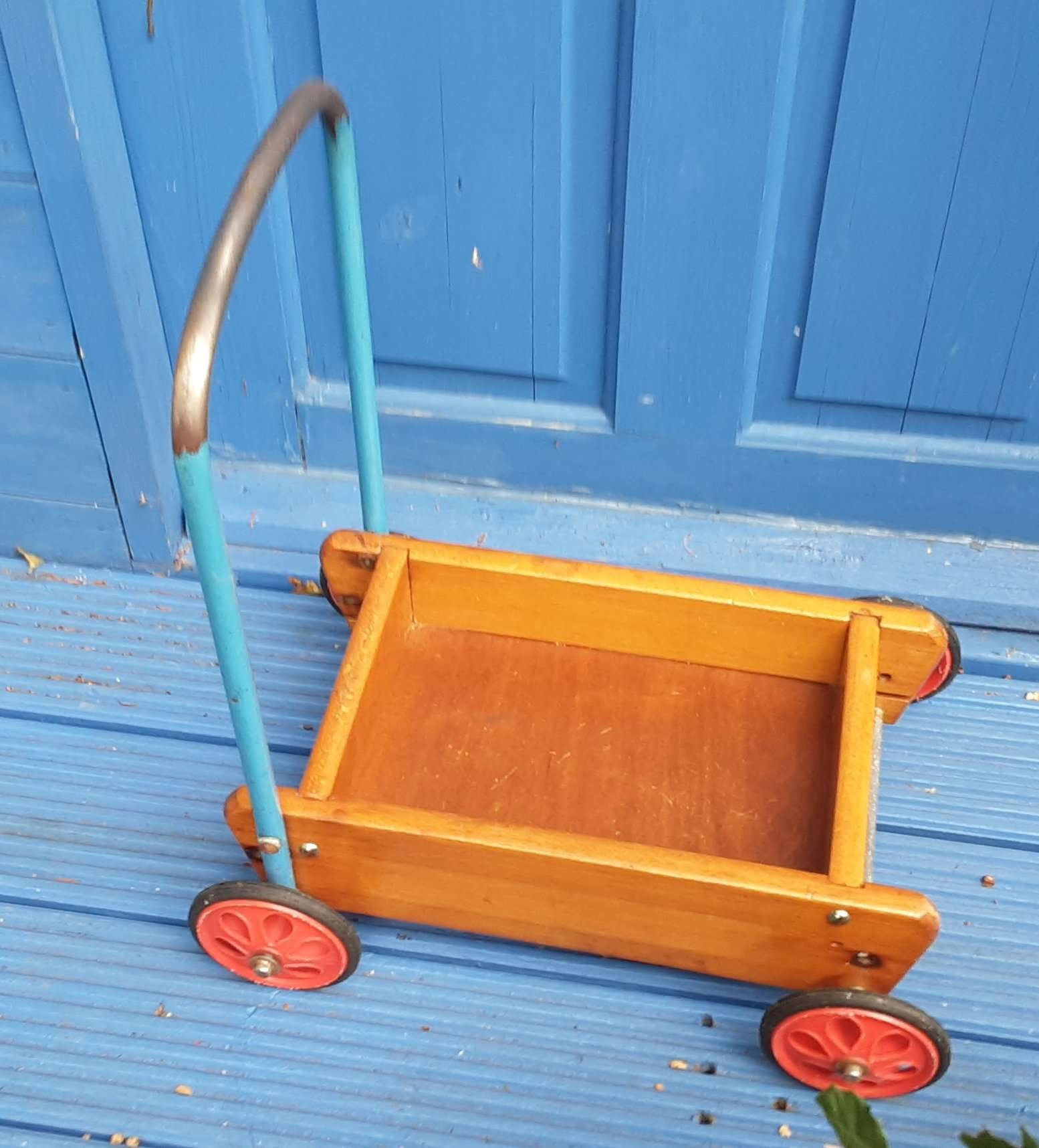 Free: wooden baby walker/trolley (Great Moor SK7) - Stockport Freegle