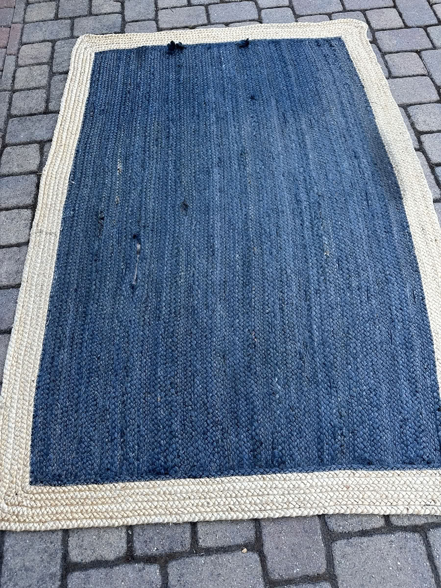 Free: 4x6 ft blue jute rug (Redwood City near Sequoia Hosp)