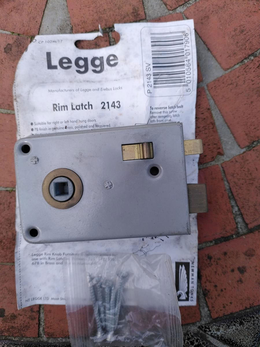 Free: PVA adhesive, latch, ear defenders (Alcombe)
