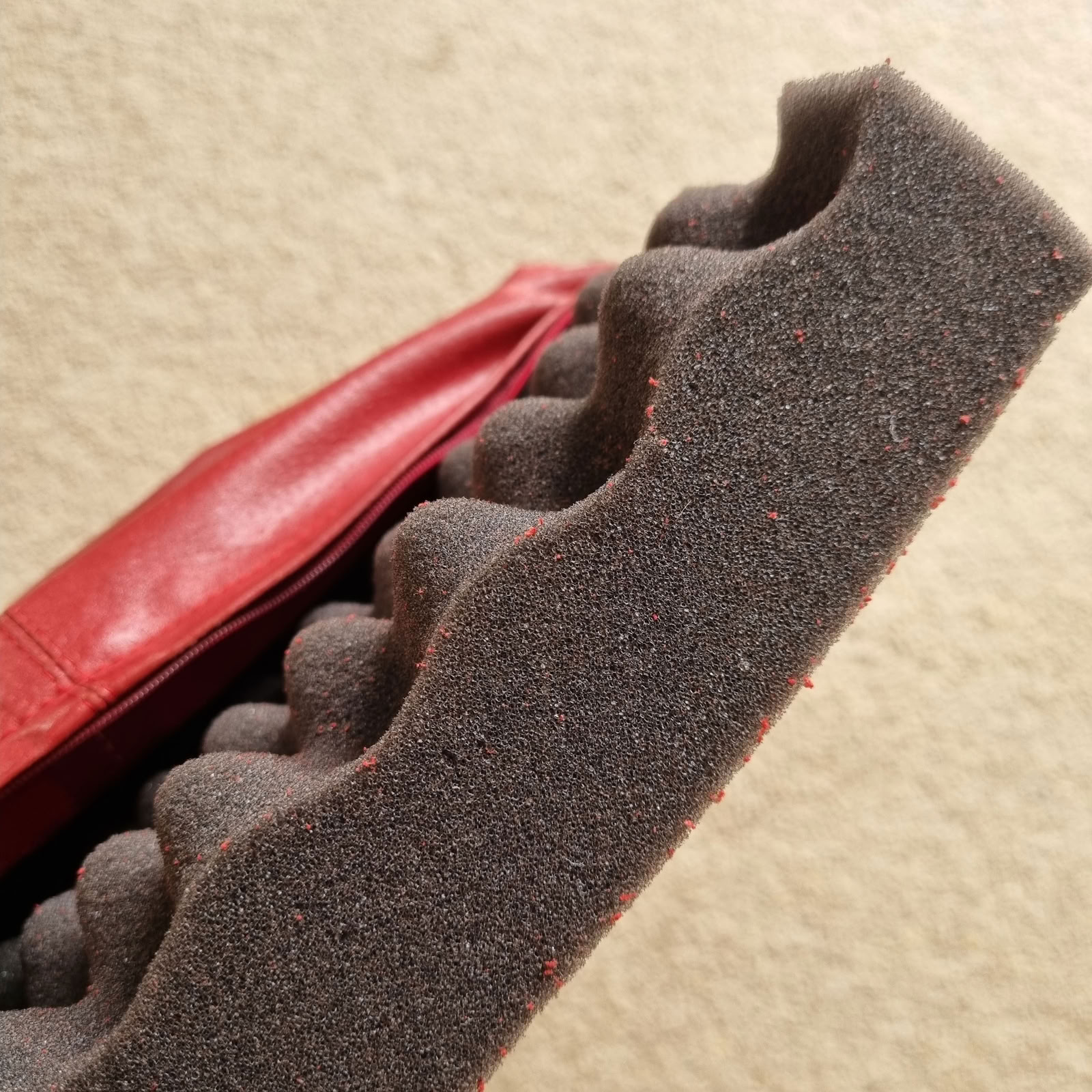 Free: Leather cushion /dimple foam inner (CB4 3)