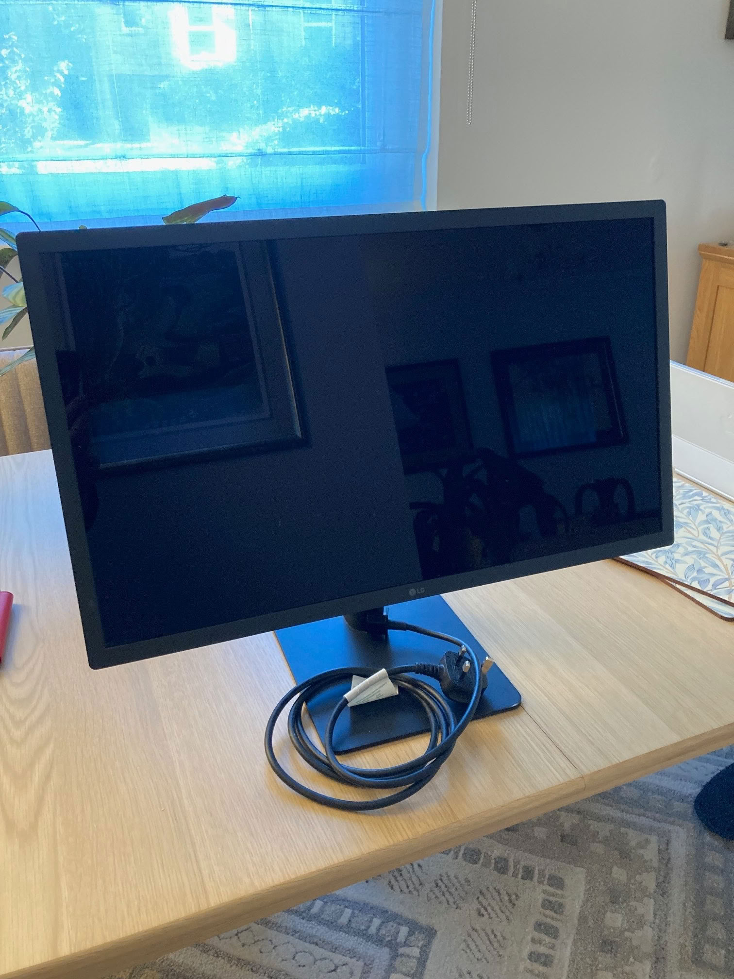 Free: LG Computer monitor (Teddington TW11) - Kingston upon Thames Freegle