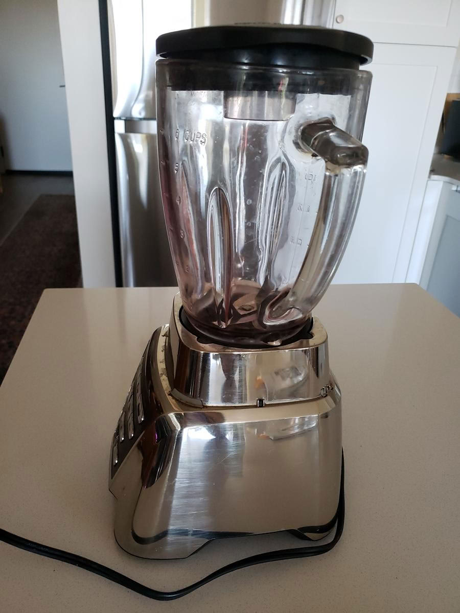 Free: Oster blender with stuck button (St.Louis Park)