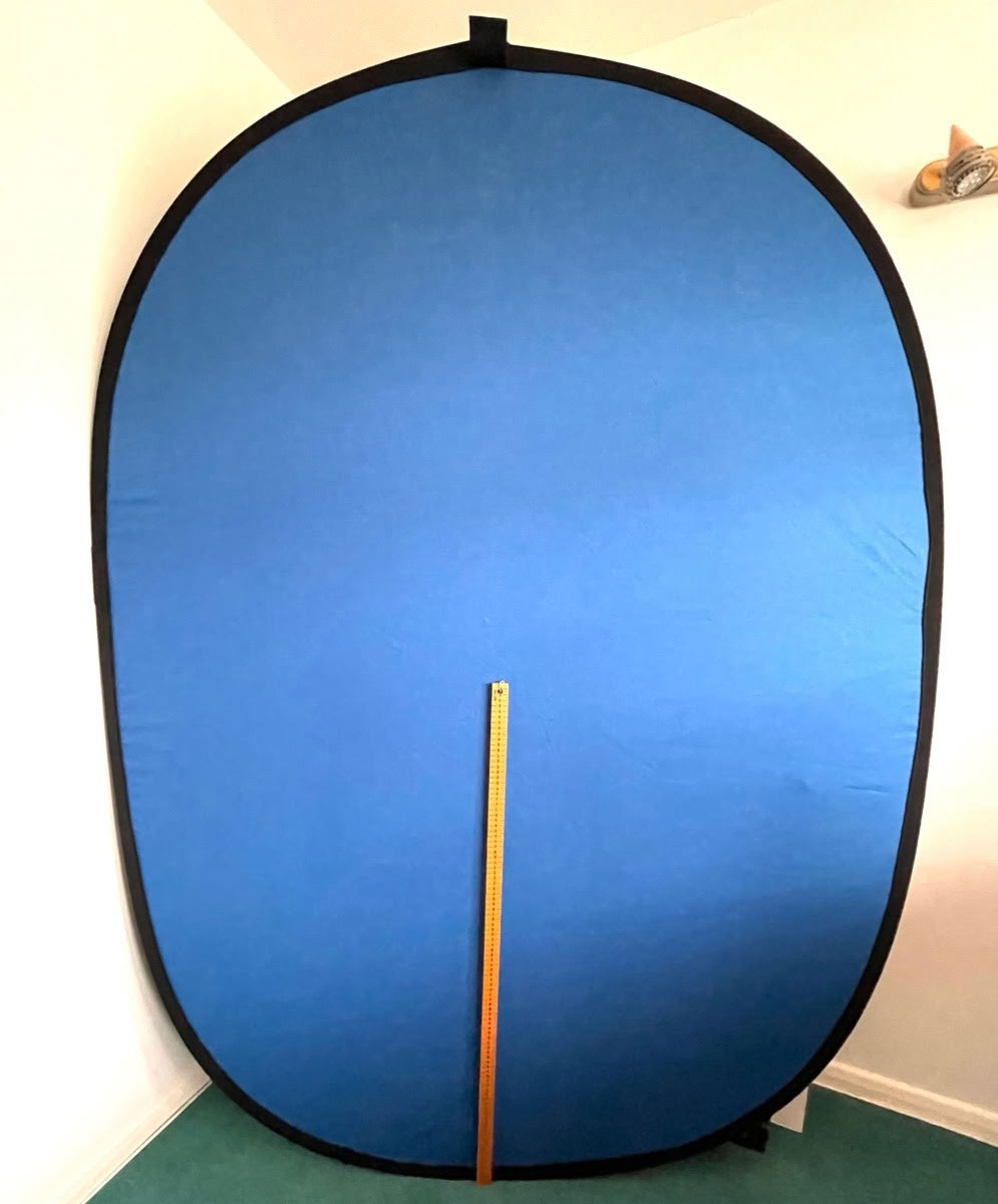 Free: Large Green/Blue Screen pop-up (RG41 Wokingham near Lidl ...