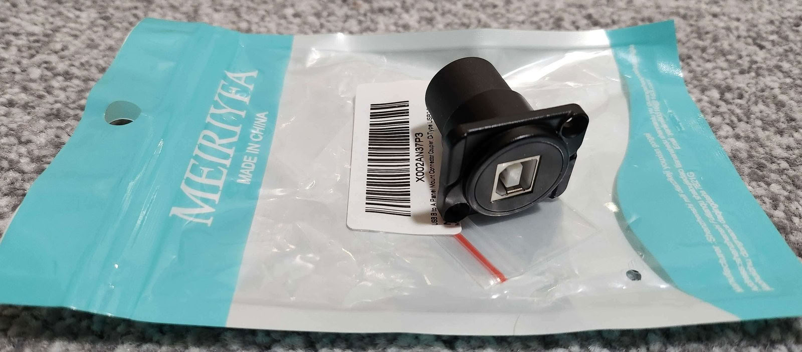 Free: USB thru connector, panel mount (Purbrook PO7) - Portsmouth Freegle