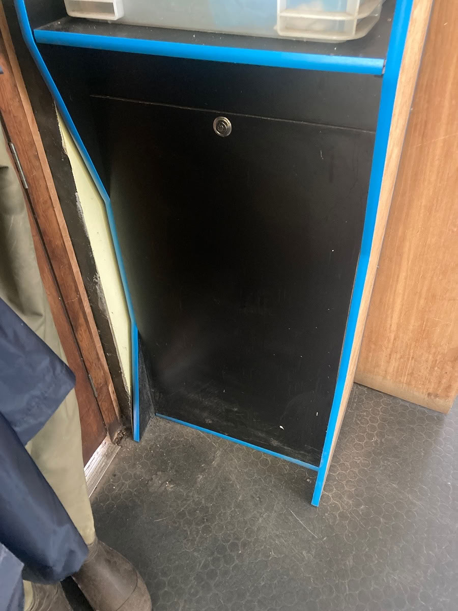 Free: Wooden box (Shipley, BD18)