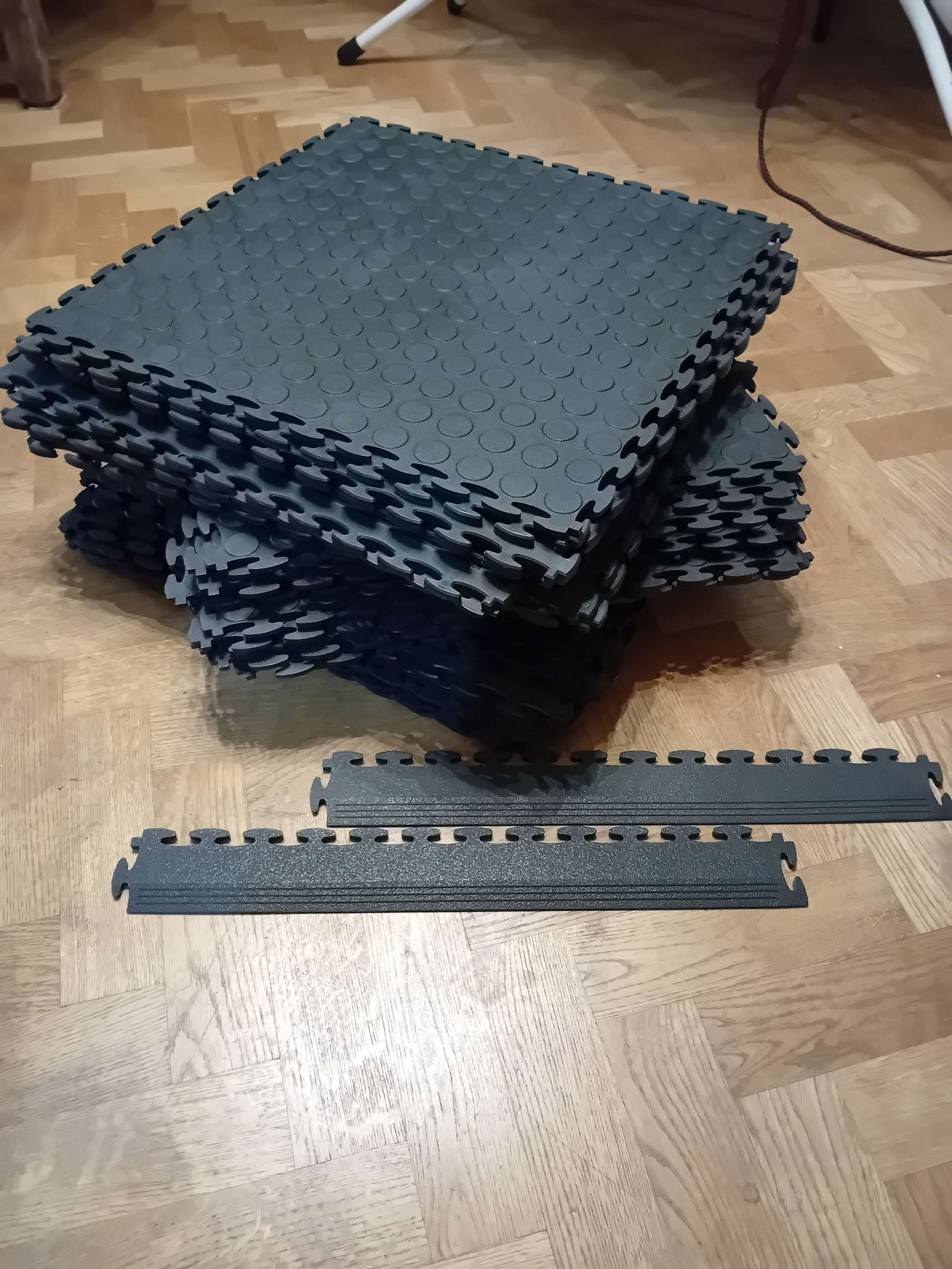 Free: Heavy duty workshop floor tiles (Belmont SL6) - Windsor ...