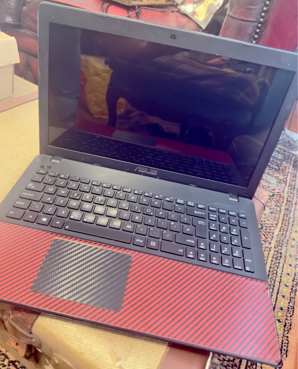 Free: Laptop Asus X552C (Bassingbourn, SG8)