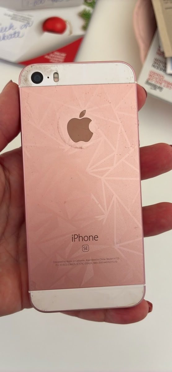 Free: iPhone SE 1st edition (Burnhamthorpe and Tomken) - Free Mississauga