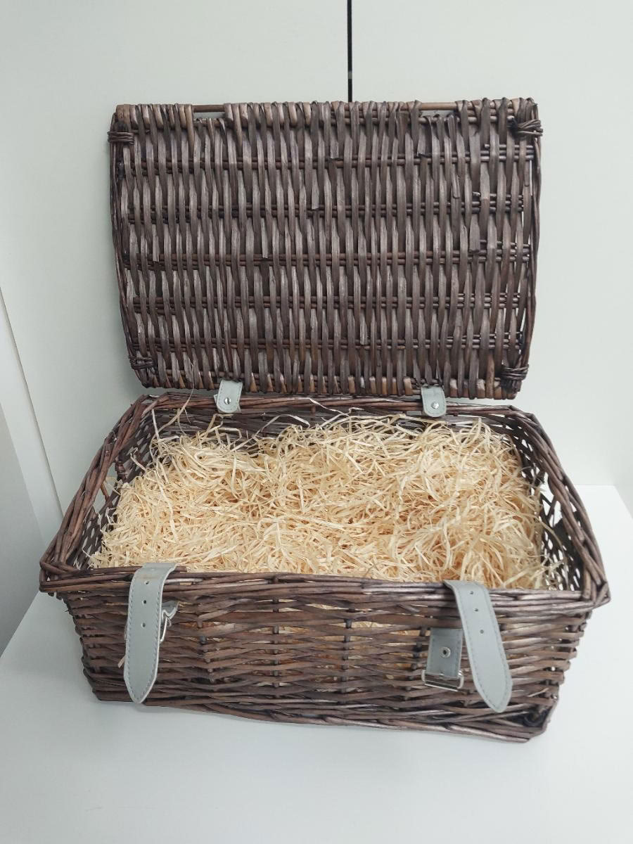 Free: Wicker box / Hamper (Ealing Pitshanger W5)