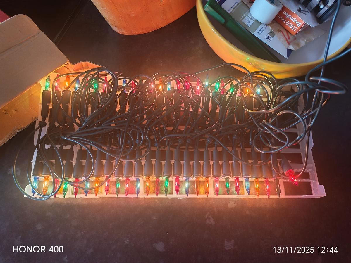 Free: Christmas lights (Collier row RM5)