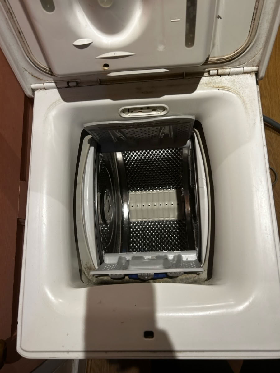 Free: Top-load slim washing machine (SE1) - Southwark Freegle
