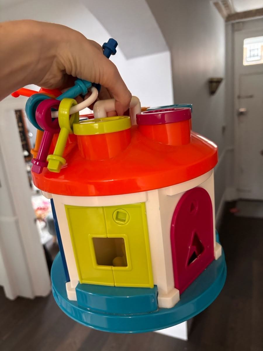 Free: Toddler shape sorter (N1 - Barnsbury)