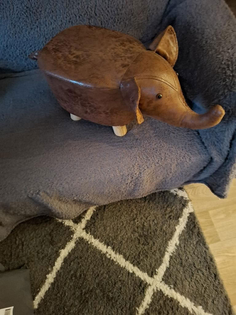 Free: Elephant foot stall. (Chalk Hill LU6) - Luton Freegle