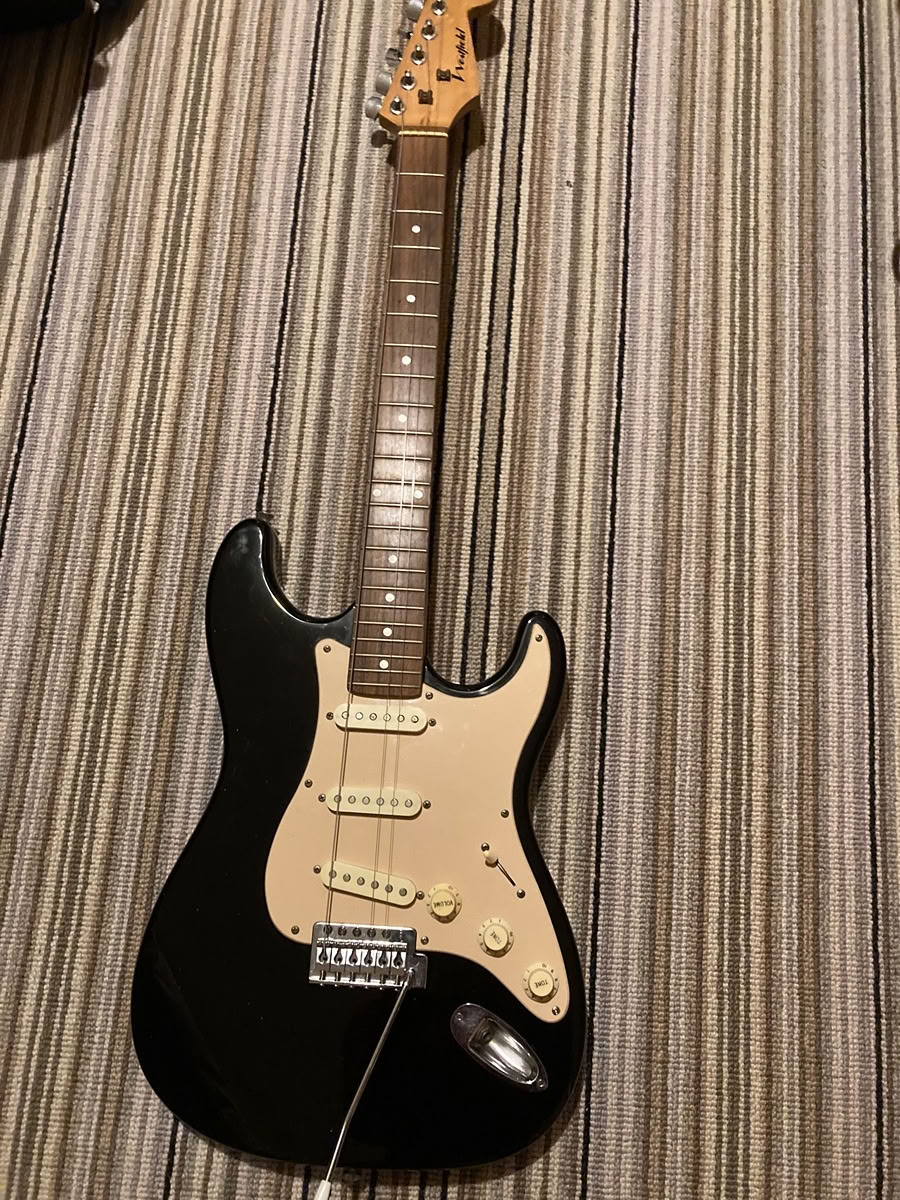 Free: Electric Guitar (Edinburgh EH5)