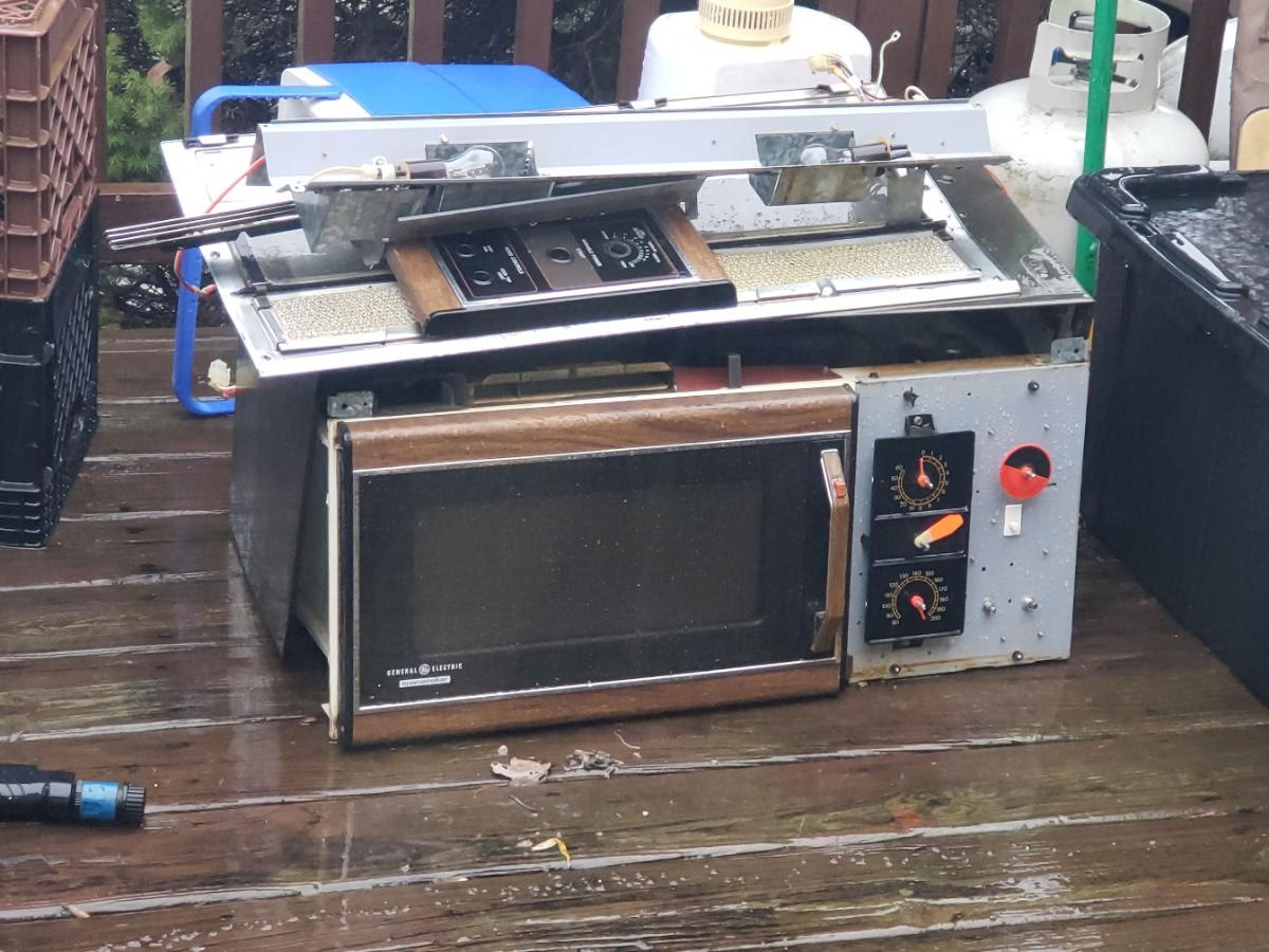 Free: Scrap Metal Tank, Stove, microwave (Lewisdale Rd, Clarksburg, MD)