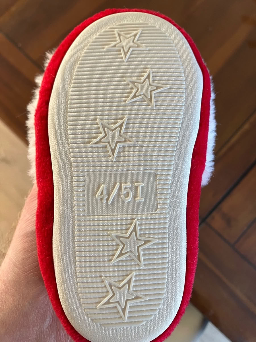 Free: Toddler Slippers Size 4 (Harold’s Cross)