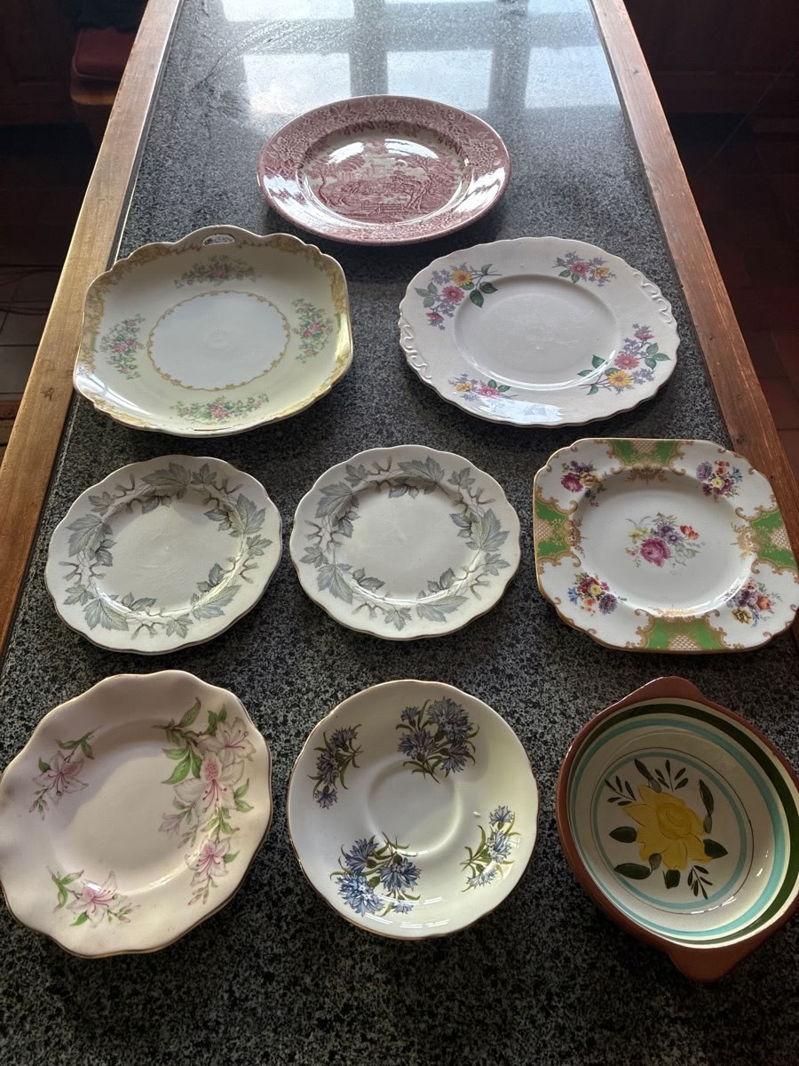 Free: Assorted vintage china (Wenvoe CF5)