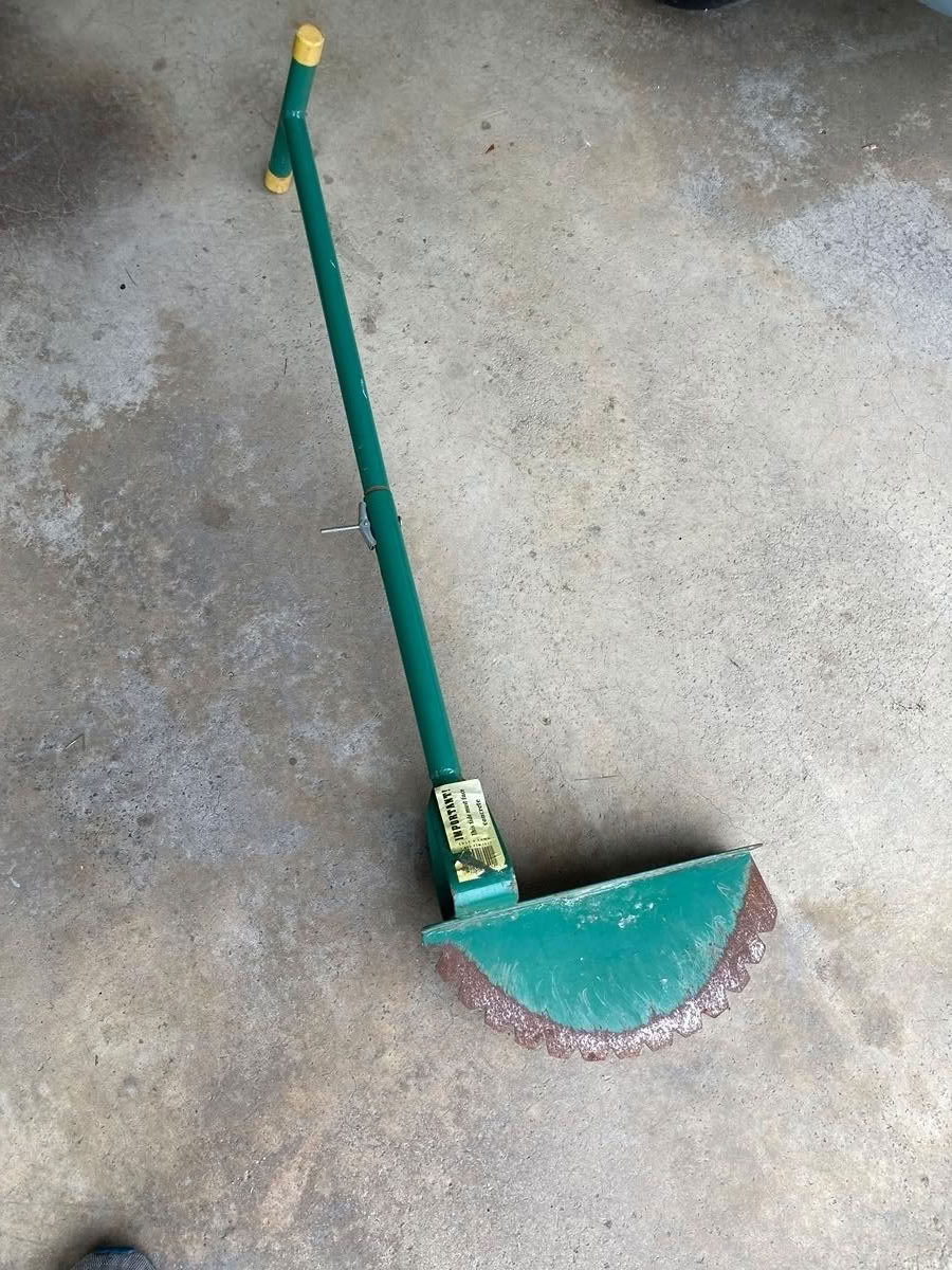 Free: Manual Lawn edger (East side of Columbia)