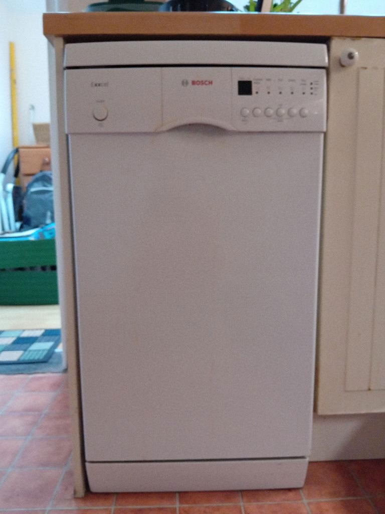 Free: Bosch slimline dishwasher (Wells BA5) - Shepton Wells and Street ...