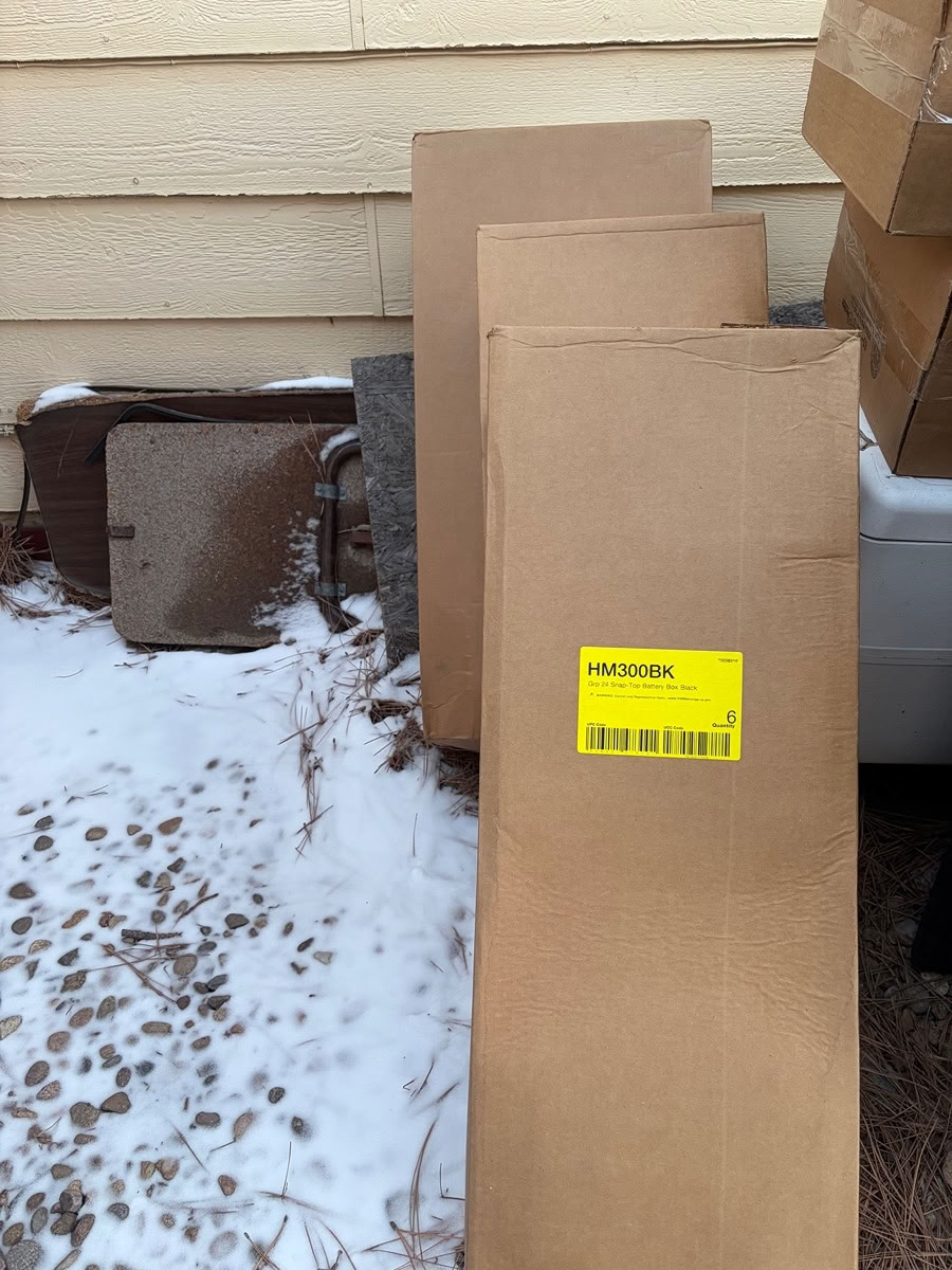 Free: Deep Cell Battery Boxes (Thornton)